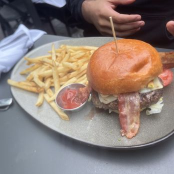 TAVERN IN THE SQUARE with reviews - Updated September 2024 - 310 Photos ...