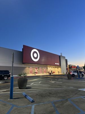 TARGET - Updated October 2025 - 330 Photos & 264 Reviews - 2831 E ...
