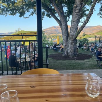 PHOODERY - Updated October 2025 - 69 Photos & 49 Reviews - 208 N Main ...