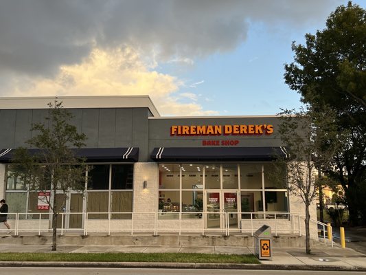 FIREMAN DEREK’S BAKE SHOP - Updated May 2025 - 181 Photos & 116 Reviews ...