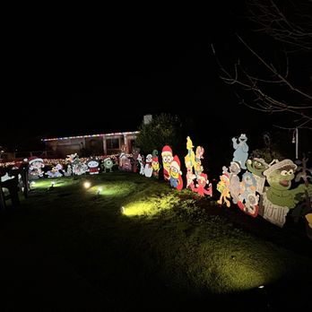 CANDY CANE LANE - Updated March 2025 - 12 Photos - Dewey Ave, Redwood ...