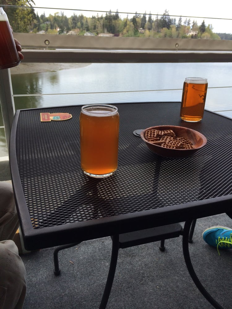 Island View Market and Public House, Gig Harbor | Roadtrippers