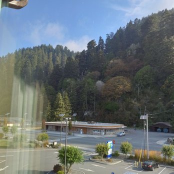 HOLIDAY INN EXPRESS KLAMATH - REDWOOD NTL PK AREA - Updated September ...