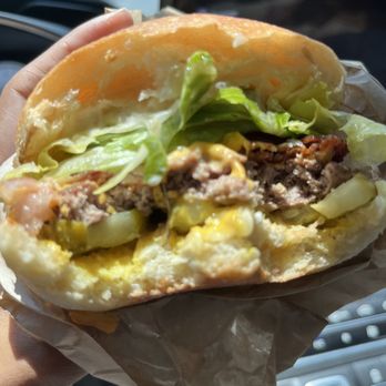 BULLSEYE BURGERS AND CHICKEN - Updated August 2024 - 47 Photos & 63 ...