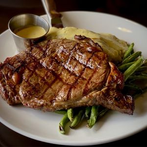 MONTANA’S RIB AND CHOP HOUSE - BILLINGS - Updated August 2025 - 240 ...