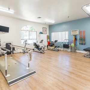 KAWEAH MANOR - Updated August 2025 - 10 Reviews - 3710 W Tulare Ave ...