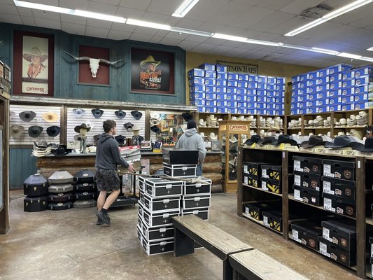 CAVENDER’S BOOT CITY - Updated July 2024 - 87 Photos & 90 Reviews ...