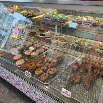 VEGAS DONUTS - Updated January 2026 - 62 Photos & 19 Reviews - 4003 ...