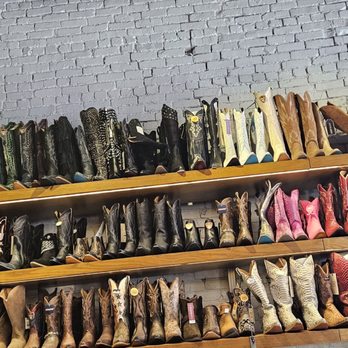 BOOT BARN - Updated October 2025 - 123 Photos & 56 Reviews - 318 ...