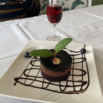 LARA’S FINE DINING - 568 Photos & 332 Reviews - 1900 Esplanade Dr ...