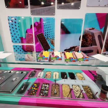 ZIPPOPS - Updated June 2025 - 76 Photos & 43 Reviews - Calle de la ...