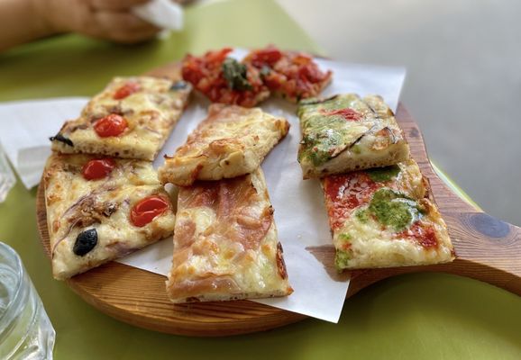 PIZZA ZIZZA - Updated December 2025 - 310 Photos & 355 Reviews - Via ...