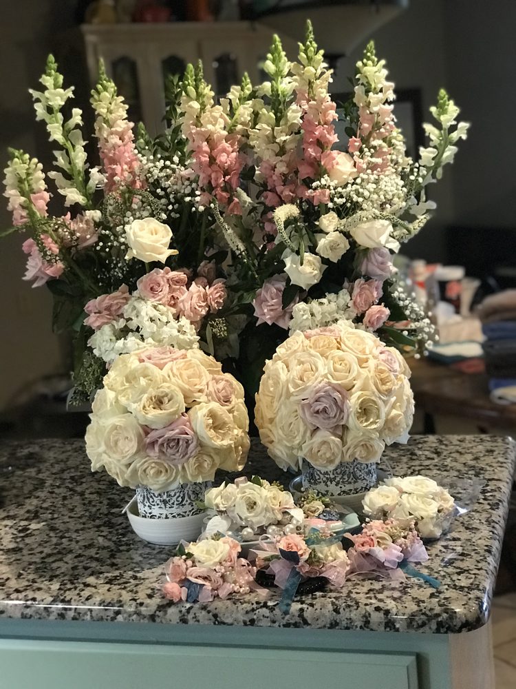 A J’S FLOWER SHOP - Updated May 2026 - 213 S Hwy 281, Johnson City ...