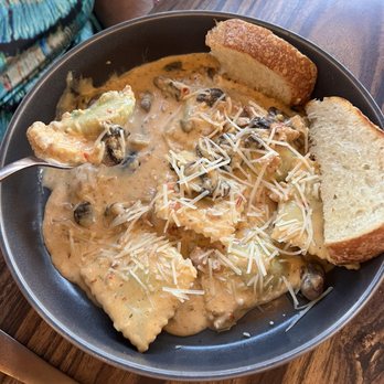 PUKALANI CLUB HOUSE RESTAURANT & BAKERY - Updated December 2025 - 203 ...