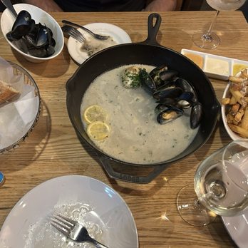 MUSSEL BAR & GRILLE - ARLINGTON - Updated October 2025 - 773 Photos ...