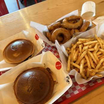 SPINNING BUNS - Updated July 2025 - 116 Photos & 59 Reviews - 1200 ...