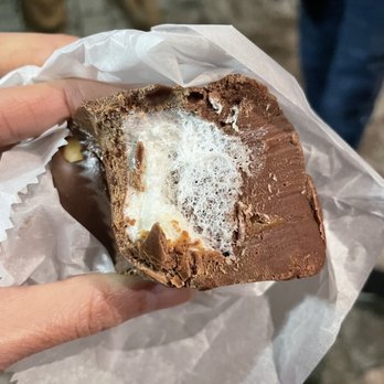 NORTH POLE FUDGE & ICE CREAM CO. - Updated July 2024 - 742 Photos & 561 ...