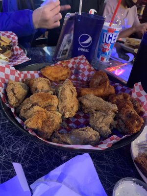 SPACE ALIENS GRILL & BAR - Updated September 2024 - 94 Photos & 121 ...