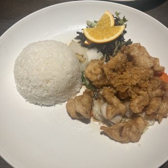 MOON THAI AND JAPANESE RESTAURANT - Updated November 2024 - 805 Photos ...