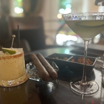 OVERLOOK LOUNGE, APERITIFS & SPIRITS - Updated July 2024 - 842 Photos ...