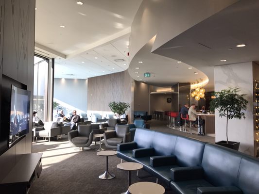 MAPLE LEAF LOUNGE - Updated December 2025 - 73 Photos & 20 Reviews ...