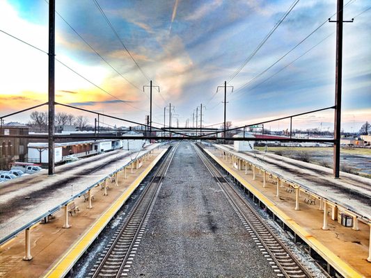 AMTRAK - LANCASTER - 33 Photos & 16 Reviews - Train Stations - 53 E ...