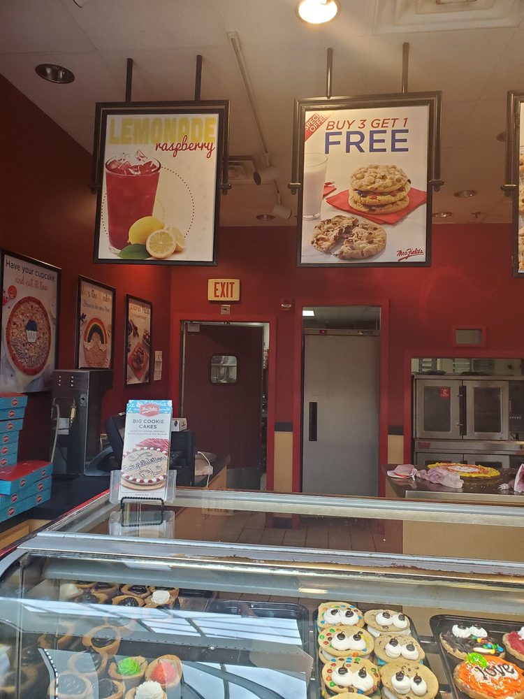 MRS. FIELDS WALDEN GALLERIA MALL - 13 Photos - Bakeries - One Walden ...