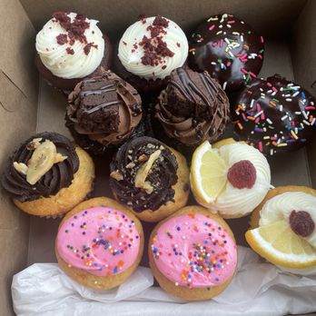 OH YEAH CAKES - Updated March 2025 - 190 Photos & 115 Reviews - 713 S ...