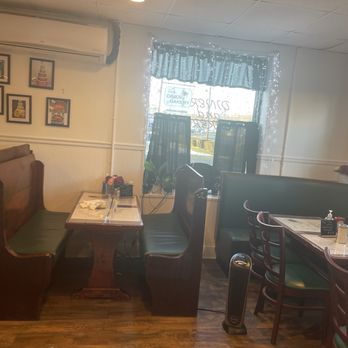 THE LOCAL DINER & BAKERY - Updated August 2024 - 47 Photos & 26 Reviews ...