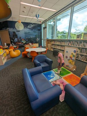 EVELYN MEADOR BRANCH LIBRARY - Updated December 2025 - 2400 North Meyer ...