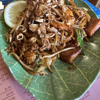 LAYANG LAYANG - 2500 Photos & 1130 Reviews - 181 W Calaveras Blvd ...