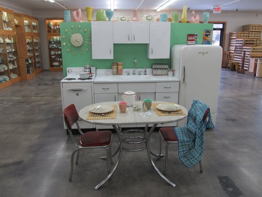 RED WING POTTERY MUSEUM - Updated July 2025 - 12 Photos - 1920 Old West ...