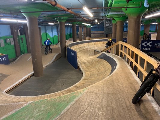 RAY’S INDOOR MOUNTAIN BIKE PARK - 35 Photos & 36 Reviews - Bikes - 9801 ...