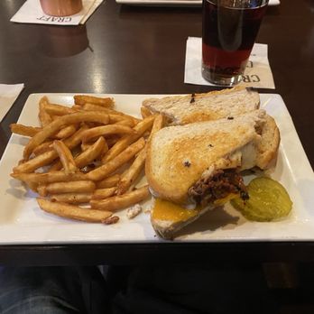 PUB 819 - Updated September 2025 - 369 Photos & 403 Reviews - 819 ...