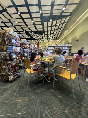 MAURY MAVERICK LIBRARY - Updated September 2025 - 26 Photos & 23 ...