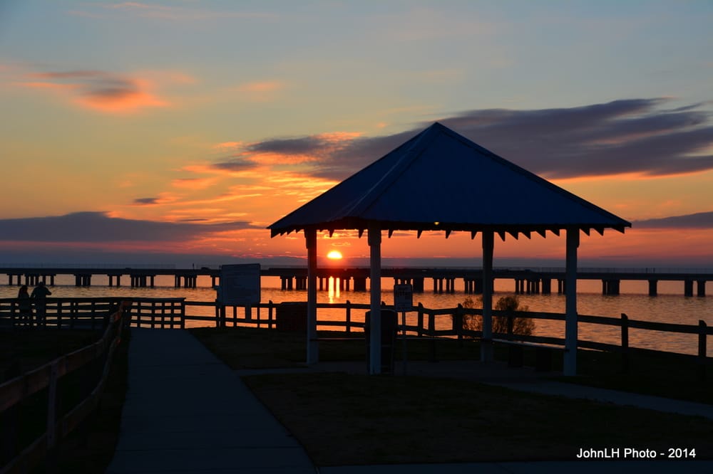 SUNSET POINT - Updated November 2025 - 19 Photos - Massena St. at Lake ...