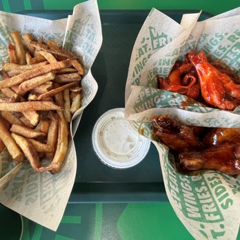 WINGSTOP - Updated October 2025 - 324 Photos & 506 Reviews - 80 E 4th ...