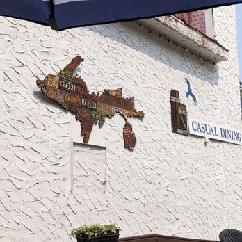 PORTSIDE INN - Updated November 2025 - 150 Photos & 200 Reviews - 239 W ...