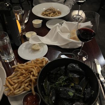 DJANGO - Updated March 2025 - 504 Photos & 479 Reviews - 1420 Locust St ...