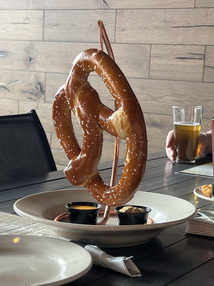 THE PUBLIC HOUSE BAR & GRILL - Updated January 2026 - 78 Photos & 143 ...