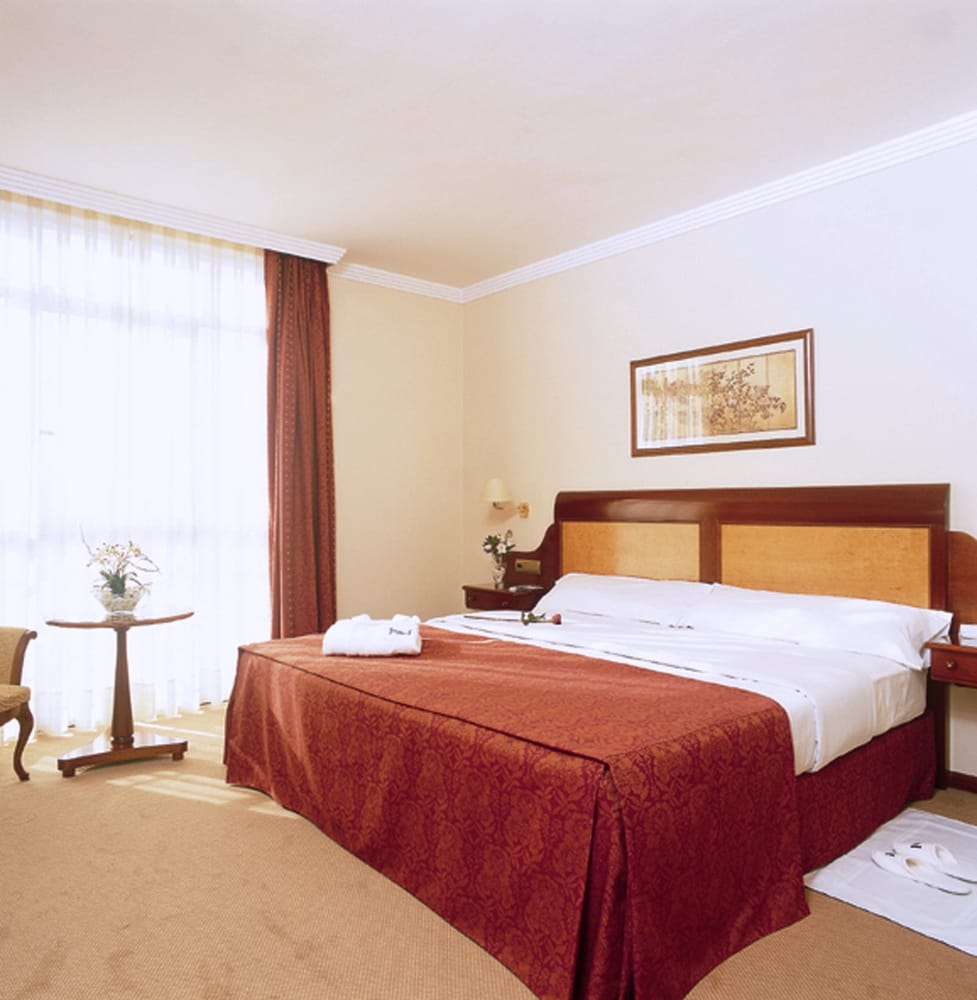 GRAN HOTEL DE FERROL - 15 Photos - Carretera de Castela, 75, Ferrol, A ...