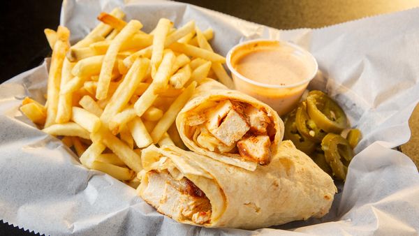 HOTSHOTS SPORTS BAR & GRILL - SOUTH COUNTY - Updated September 2025 ...