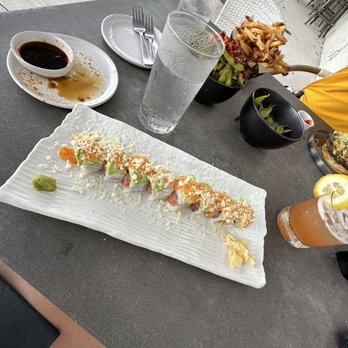 BURGER AND SUSHI HOUSE - GENEVA - Updated March 2025 - 192 Photos & 122 ...