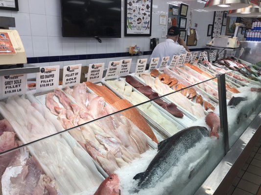 SEATIDE GOURMET FISH MARKET - 21 Photos & 40 Reviews - 5914 Ave N ...