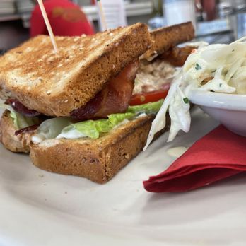 SOUTHERN CONEY AND BREAKFAST - Updated September 2024 - 245 Photos ...