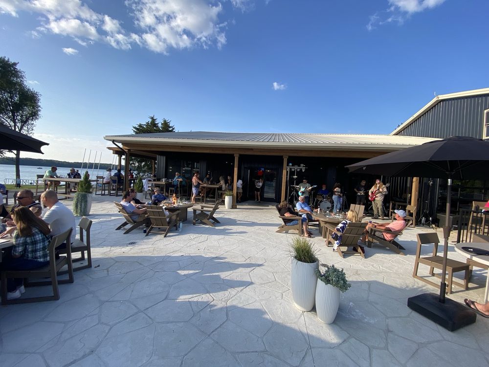 SHORE HOUSE BAR & GRILL - Updated October 2025 - 12 Photos - 6599 ...