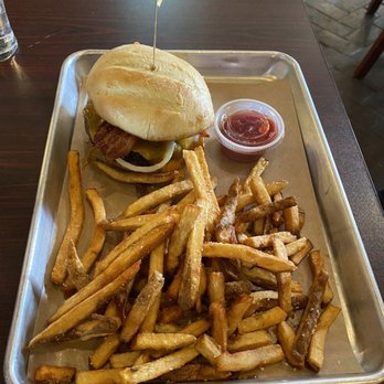 UNION PLACE BAR AND GRILL - Updated August 2025 - 89 Photos & 63 ...