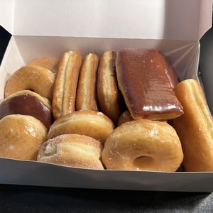 HAPPY DONUTS - Updated January 2025 - 110 Photos & 94 Reviews - 10214 ...