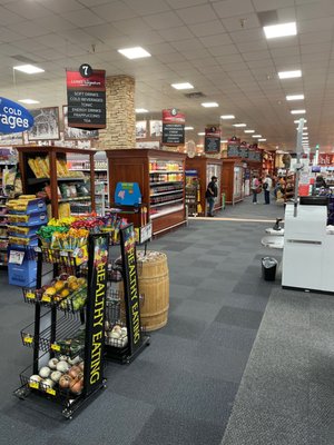 LOWE’S SIGNATURE MARKET - 38 Photos & 50 Reviews - 675 E 10th St ...