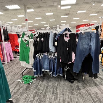 TARGET - Updated August 2025 - 88 Photos & 85 Reviews - 2155 Town ...